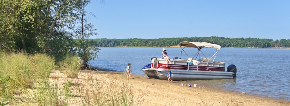 The Most Popular Types of Lake Boats for Sale Today