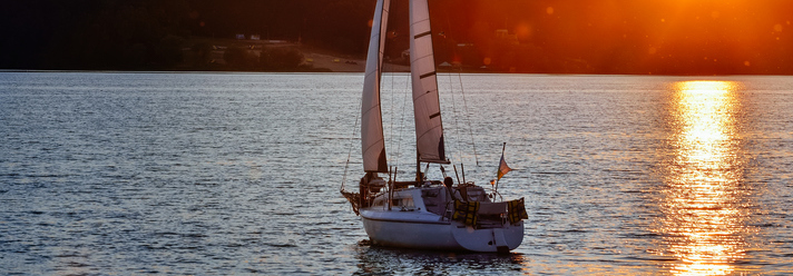 Choosing the Best Beginner Sailboat