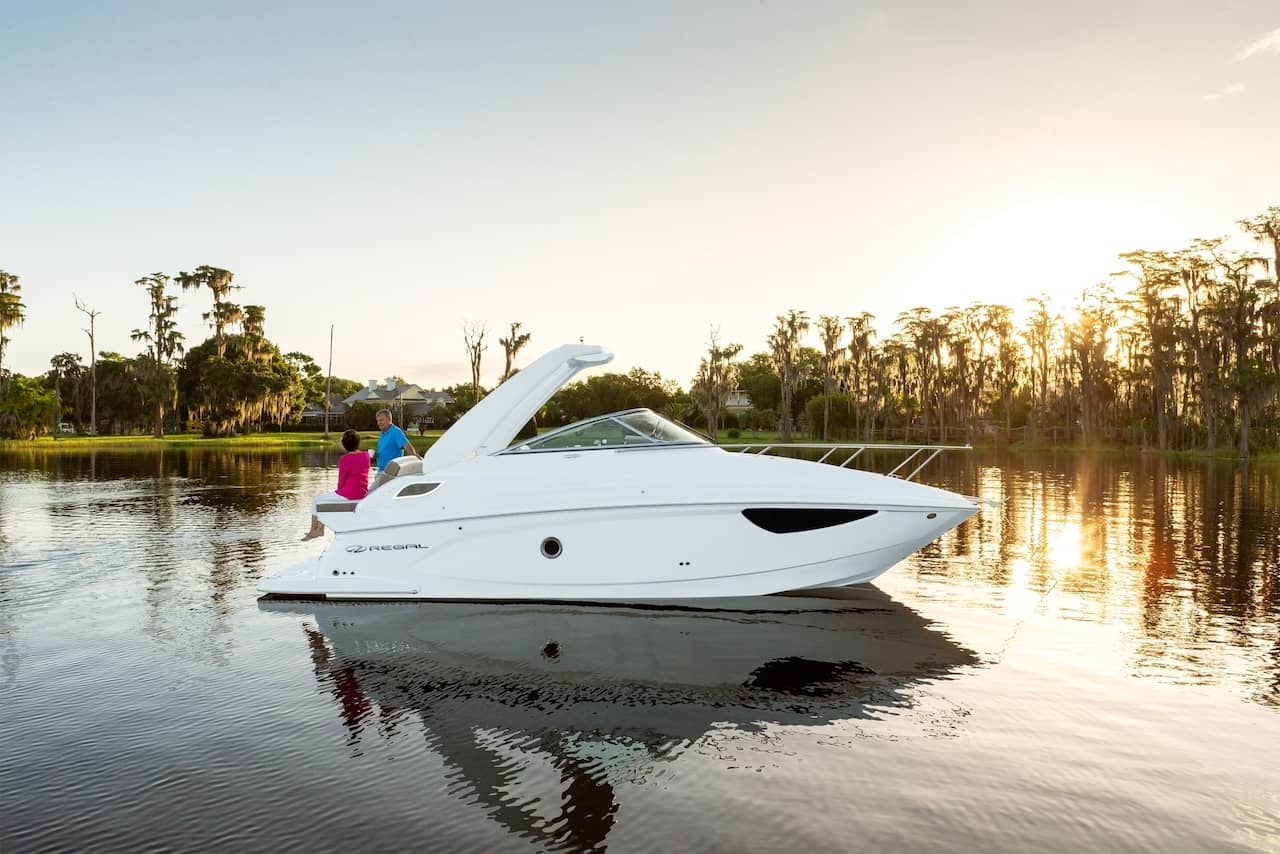 Regal 28 Express Review, An Elegant and Robust Pocket Sports Cruiser