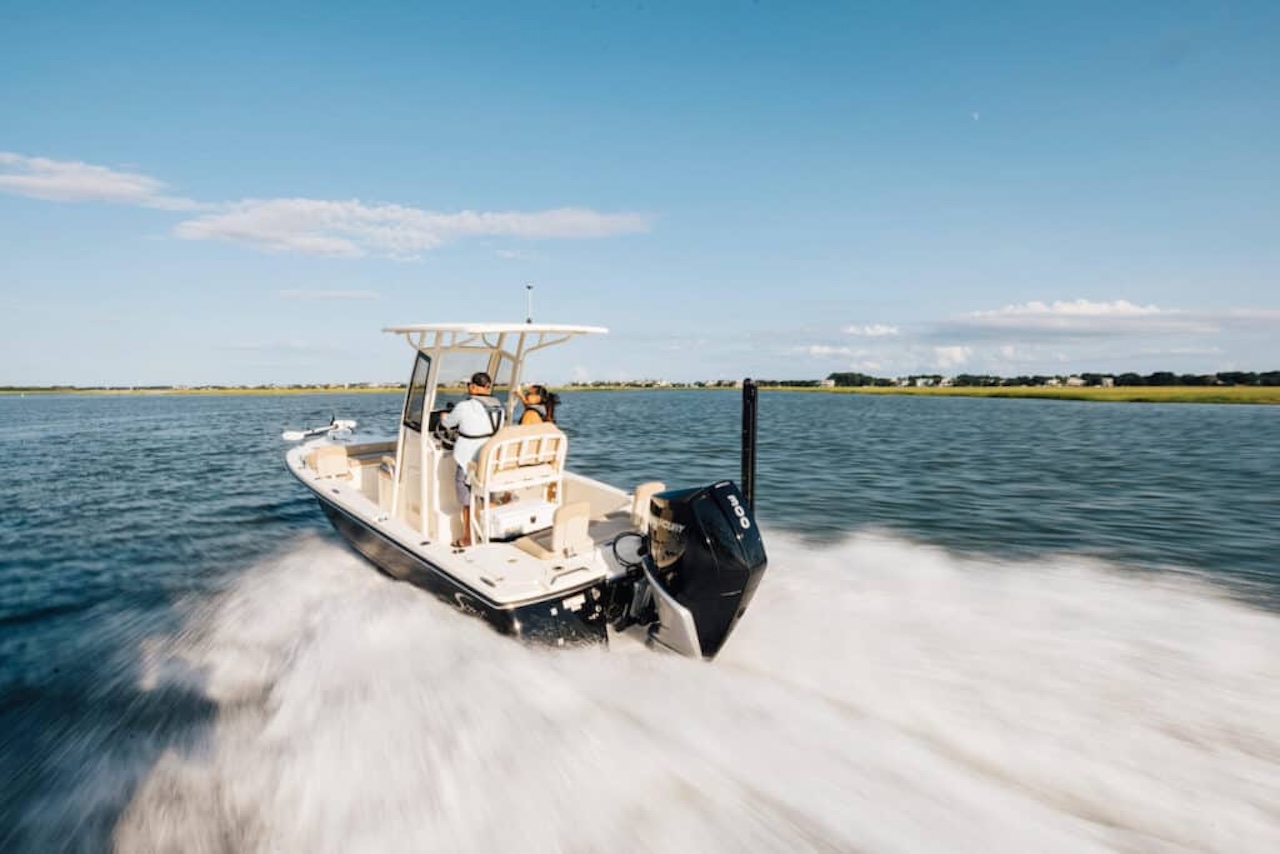 Best Small Boat Brands: Fishing Boats, Wakeboard Boats, Bowriders and more