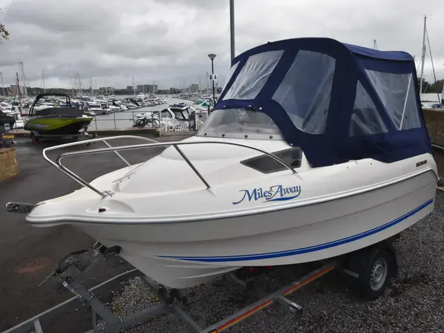 2014 Quicksilver Activ 470 Cabin #244244 for Sale in Poole - R...