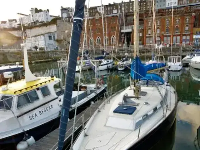 Buy Camper & Nicholson Nicholson 43 #137547 - Rightboat