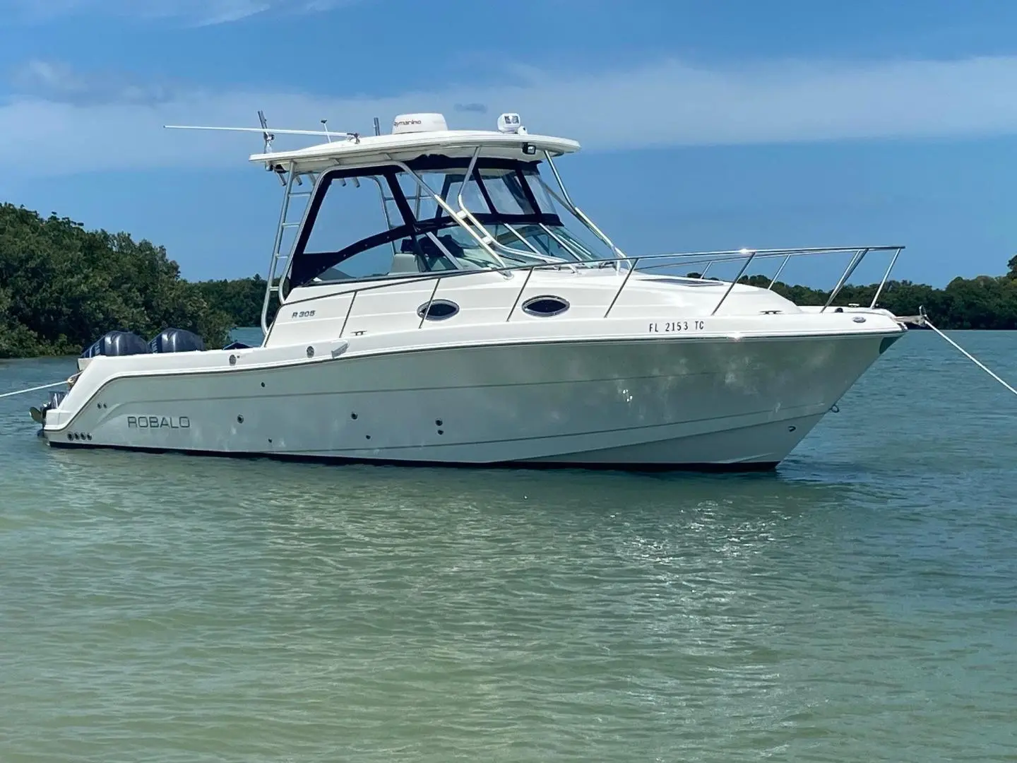 Buy Robalo 305 Walkaround #378491 - Rightboat