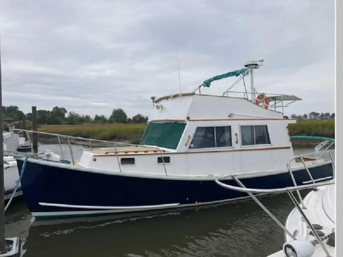 Mariner 30 Flybridge Cruiser Boat For Sale - Waa2
