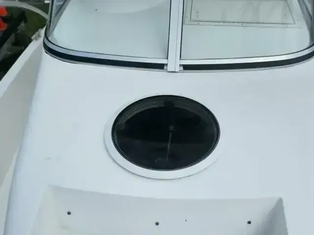 Mako 253 Walk Around for sale in United States of America, 469975 ...