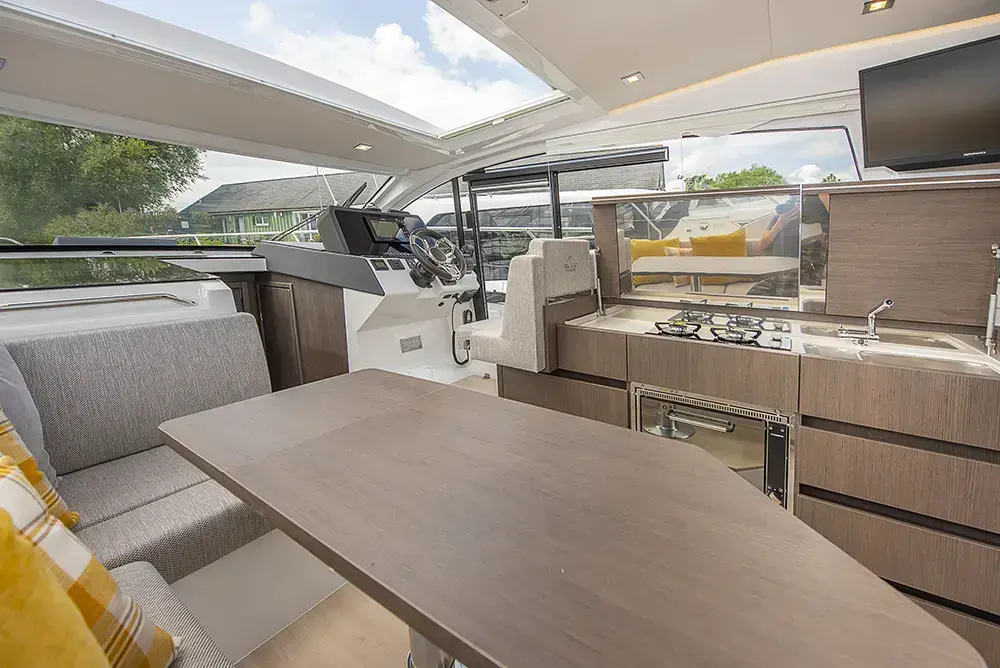 Sealine C335 - Available Now - Tingdene Marinas & Boat Sales
