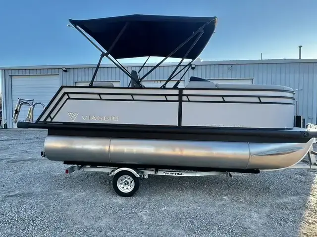 Viaggio Lago V 16' U (Quad Lounge) - IN STOCK for sale in United States ...