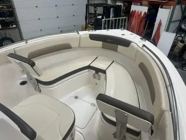 Robalo 222 Center Console for sale in United States of America, 516101 ...