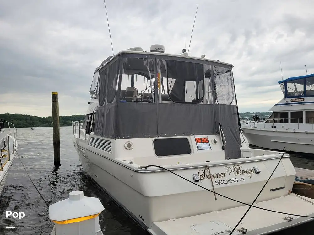 1994 Bayliner 4587 Cockpit for Sale in Marlboro, New York...