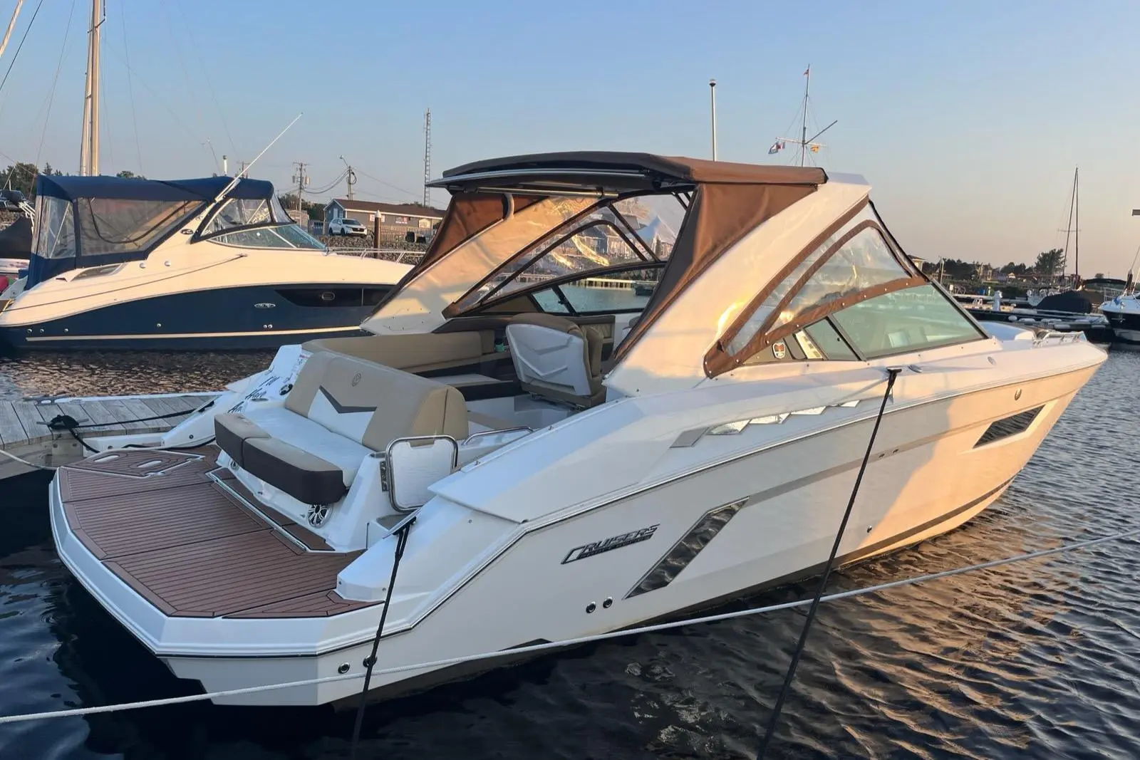 Buy Cruisers Yachts 338 SS #542272 - Rightboat