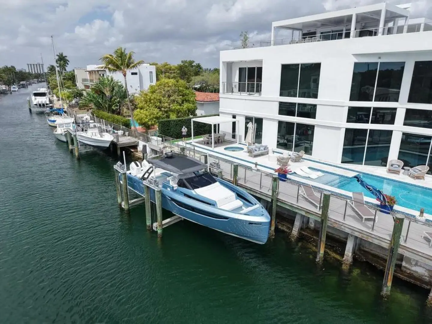 Buy Donzi Limitless Seas 45 XLV #546635 - Rightboat