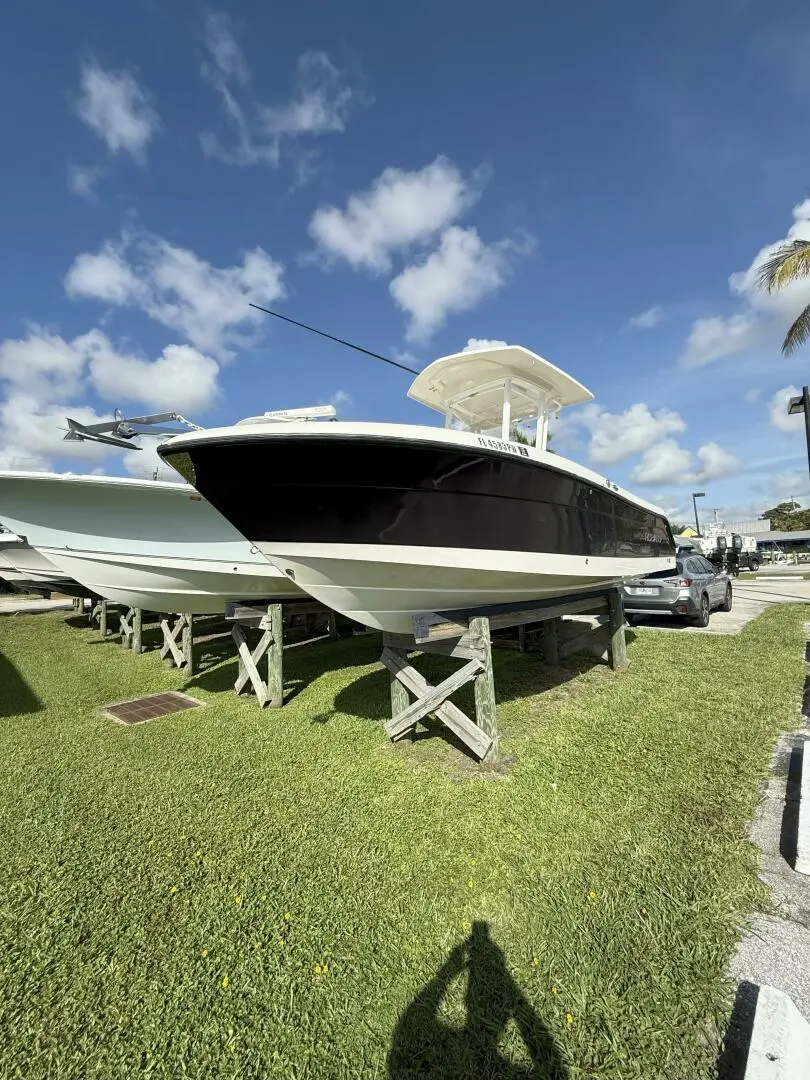 2015 Robalo R240 CC for Sale in Port Salerno, Florida #55...