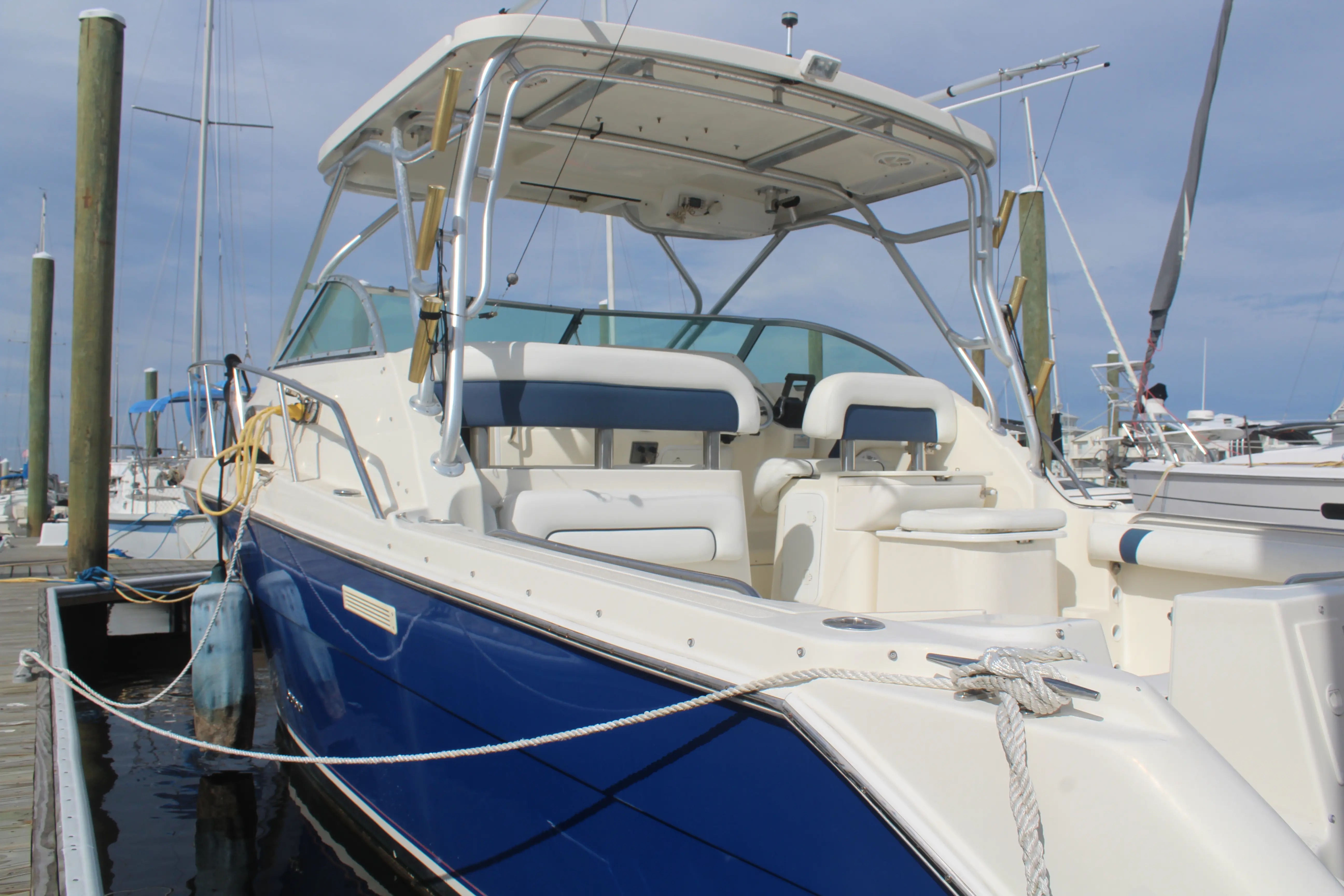 2004 Wellcraft 290 Coastal for Sale in Carolina Beach, NC...