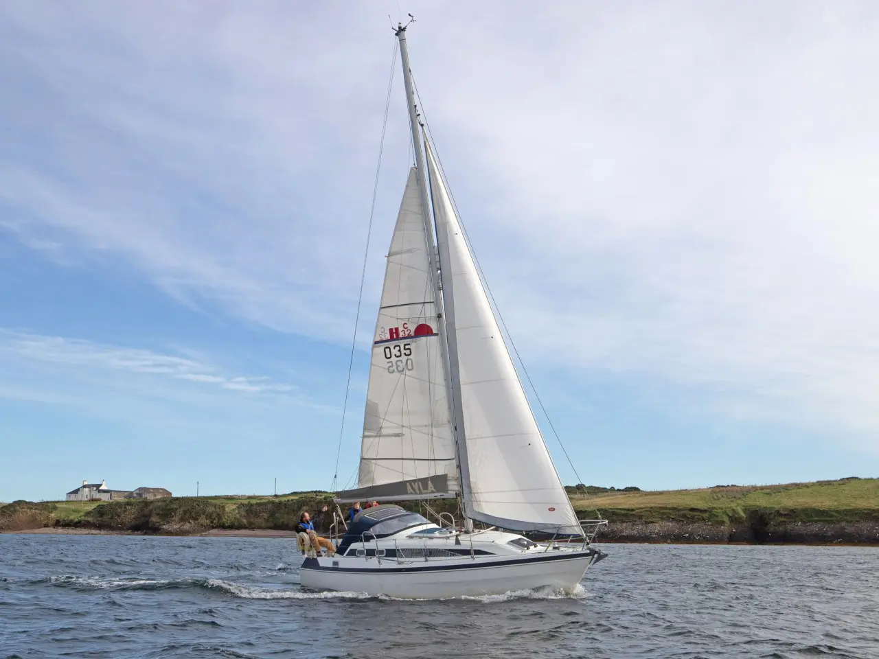 Buy Hunter 323 Channel #561069 - Rightboat