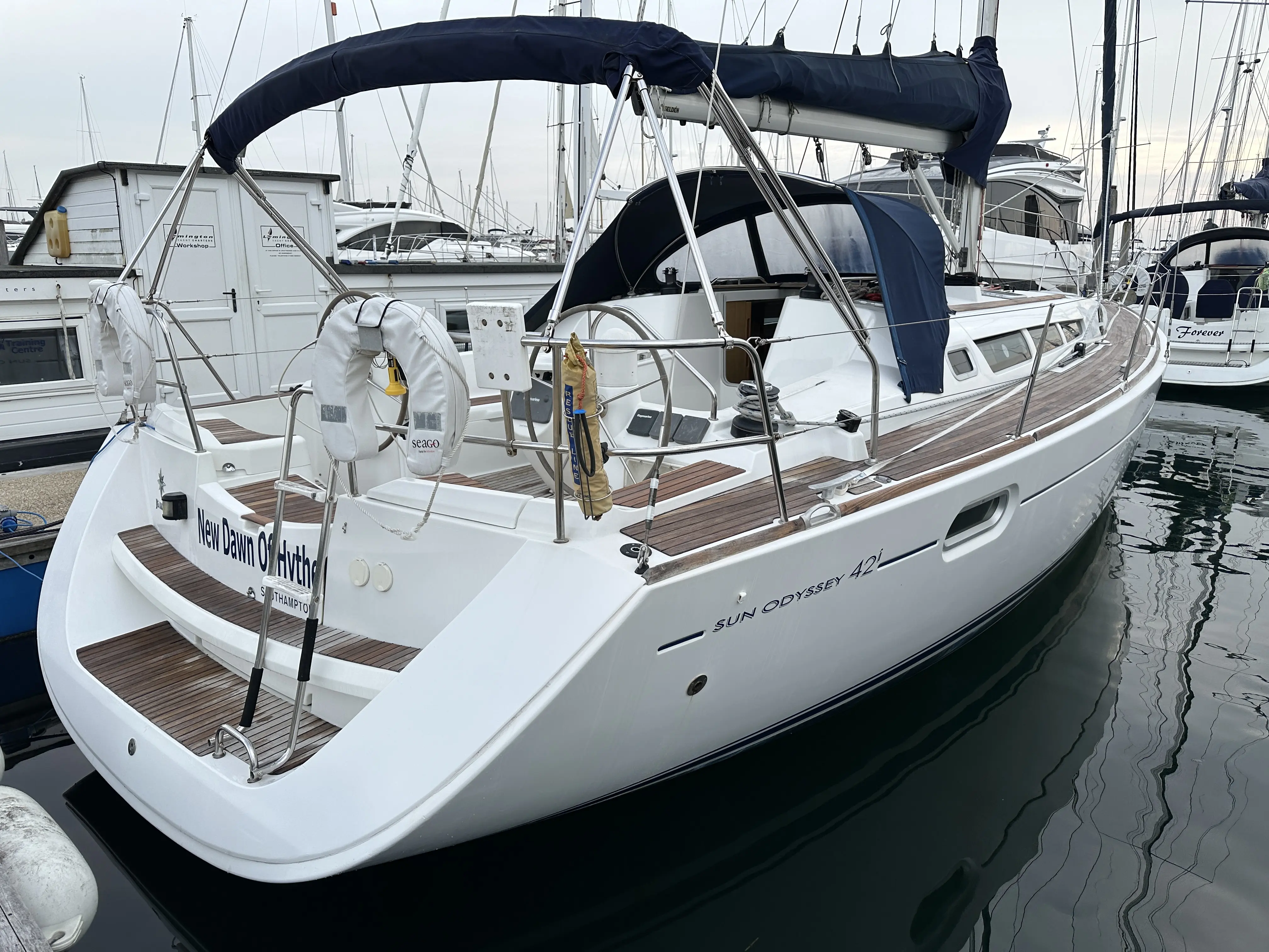 2006 Jeanneau Sun Odyssey 42i for Sale in Lymington, Hamp...