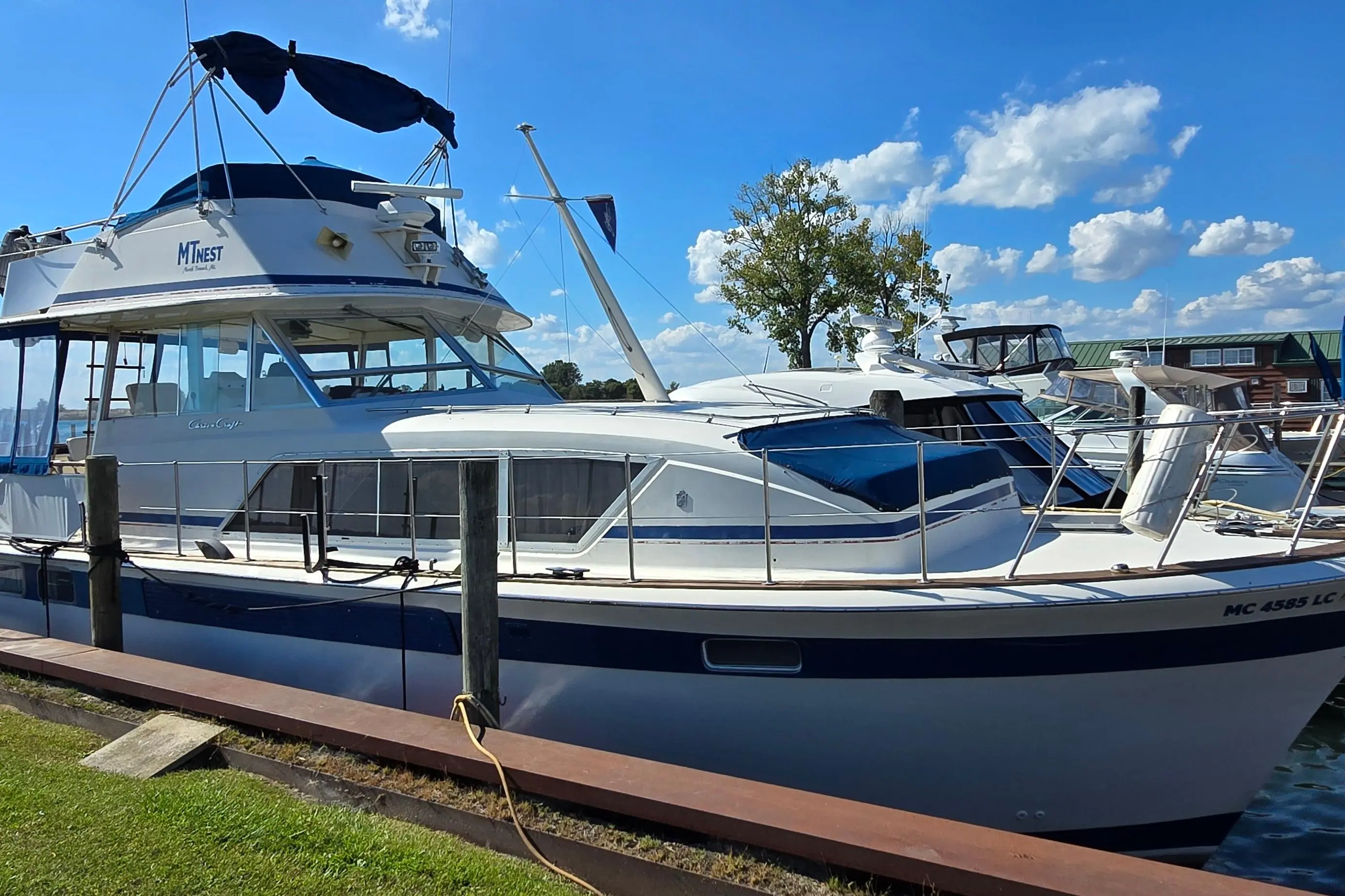 Buy Chris Craft 410 Motor Yach #562637 - Rightboat