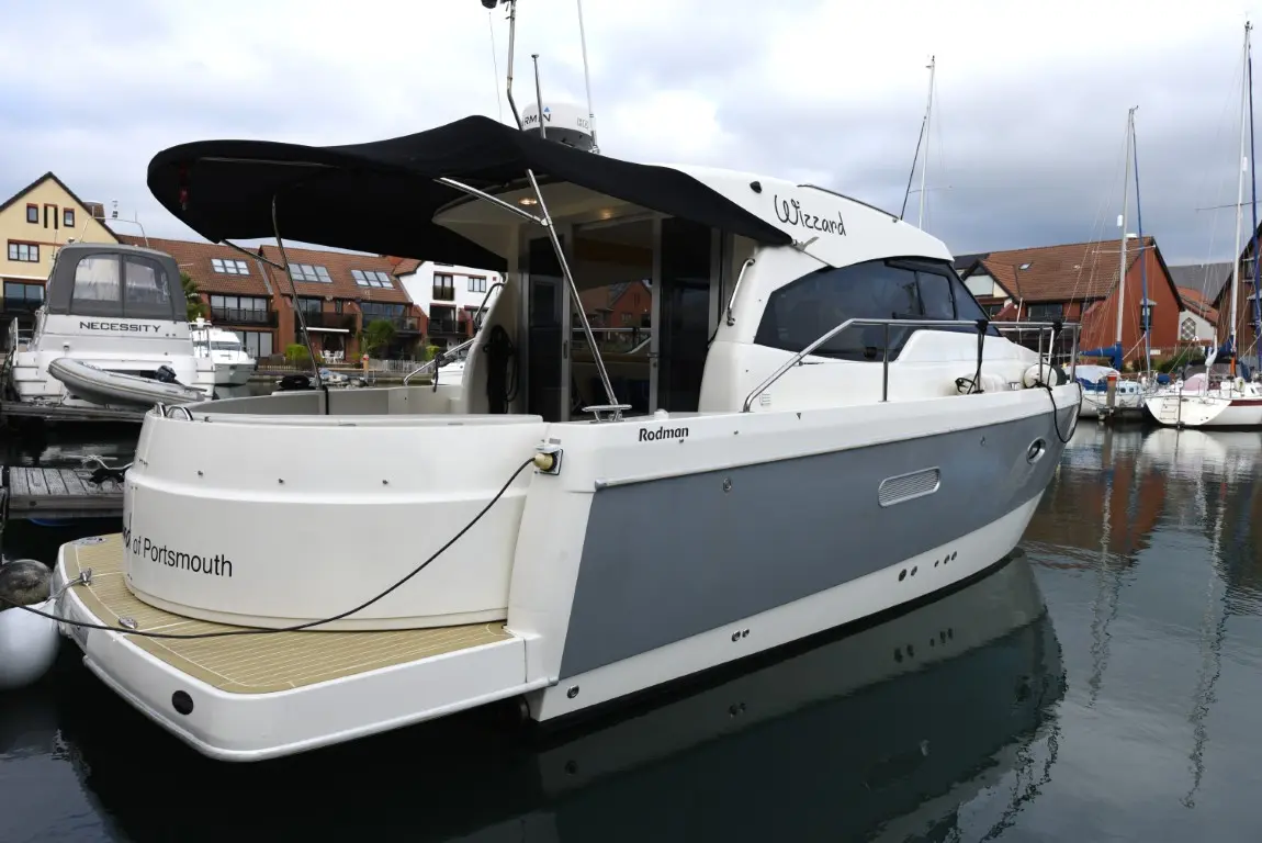 2014 Rodman Spirit 31 HT Inboard for Sale in Portsmouth,