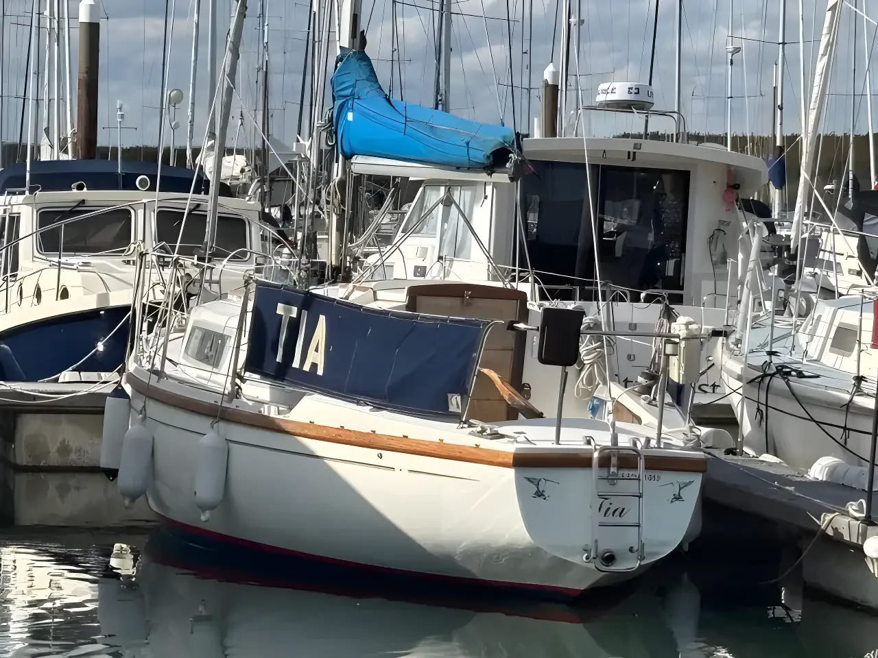 Buy HUMMINGBIRD YACHTS Hummingbird 30 #566813 - Rightboat