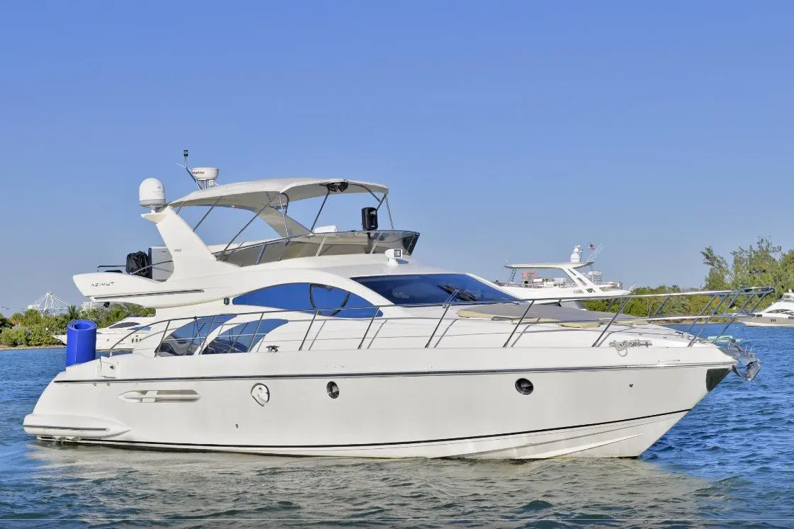 Flybridge Motor Yachts - Cruiser Boats | Flybridge Luxury...