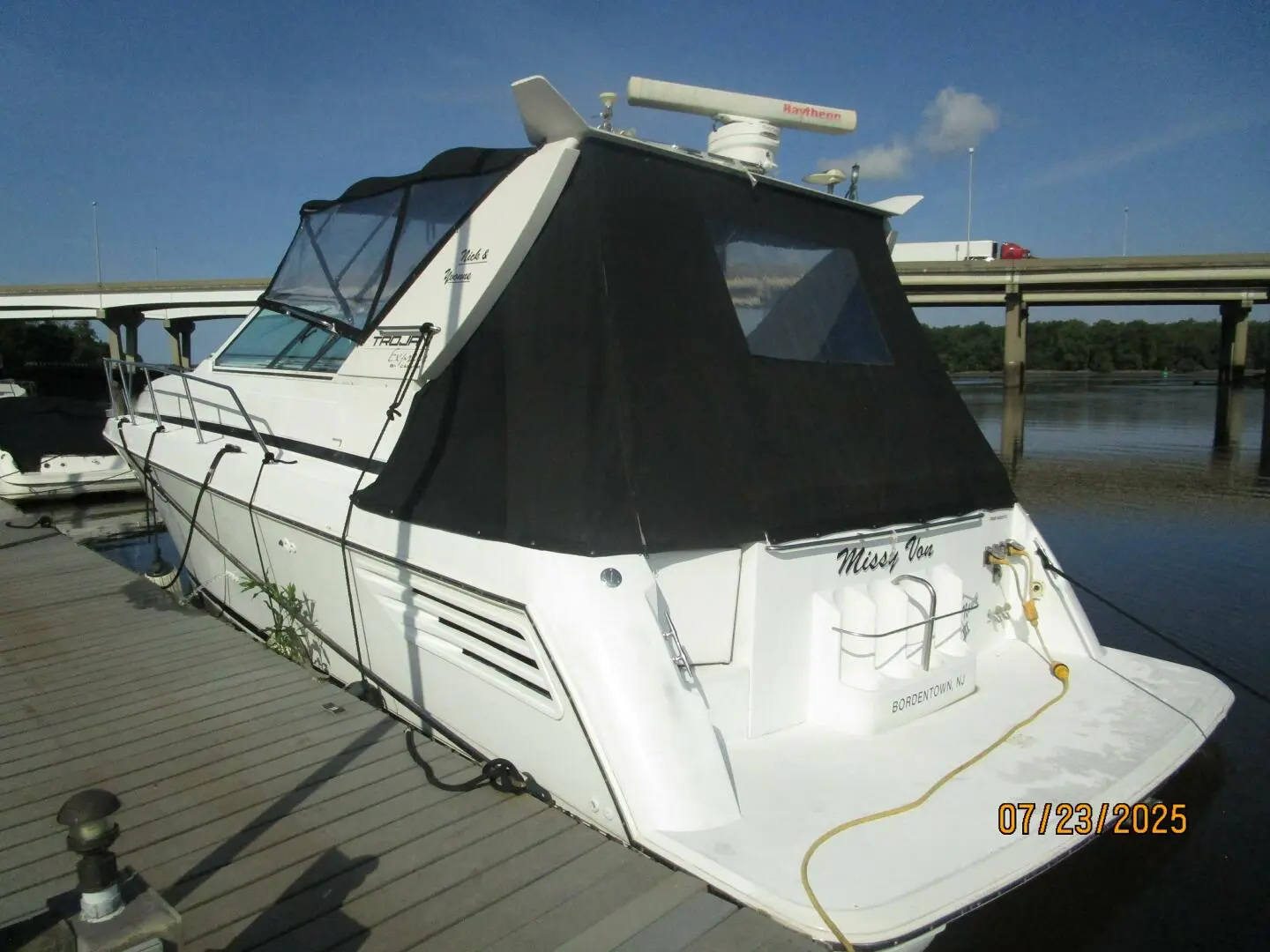 2000 Trojan 400 Express Cruiser #569379 for Sale in Bordentown...