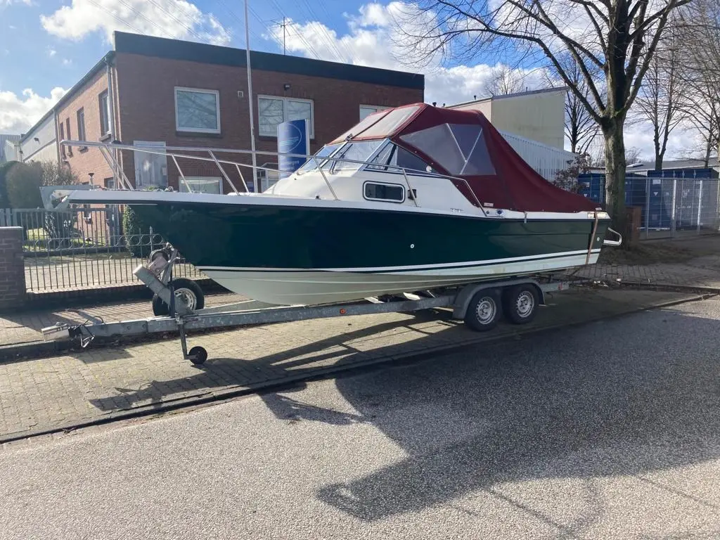 1993 Celebrity Boats 2300 Fish Hawk for Sale in Norddeuts...