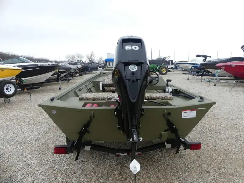 Buy Lowe Roughneck 1860 SC #572106 - Rightboat