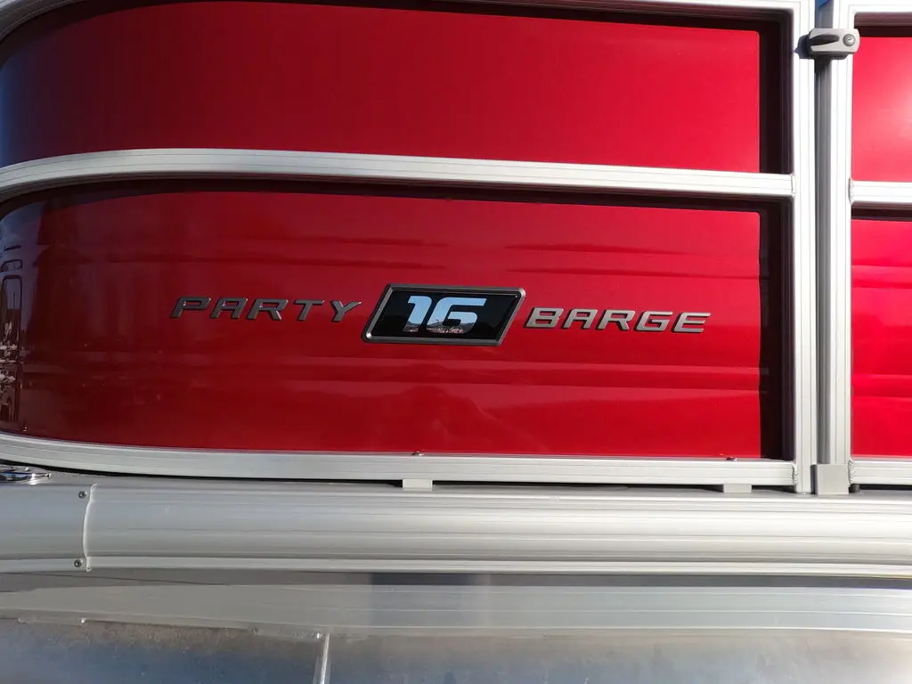 Buy Tracker Boats 26` #572720 - Rightboat