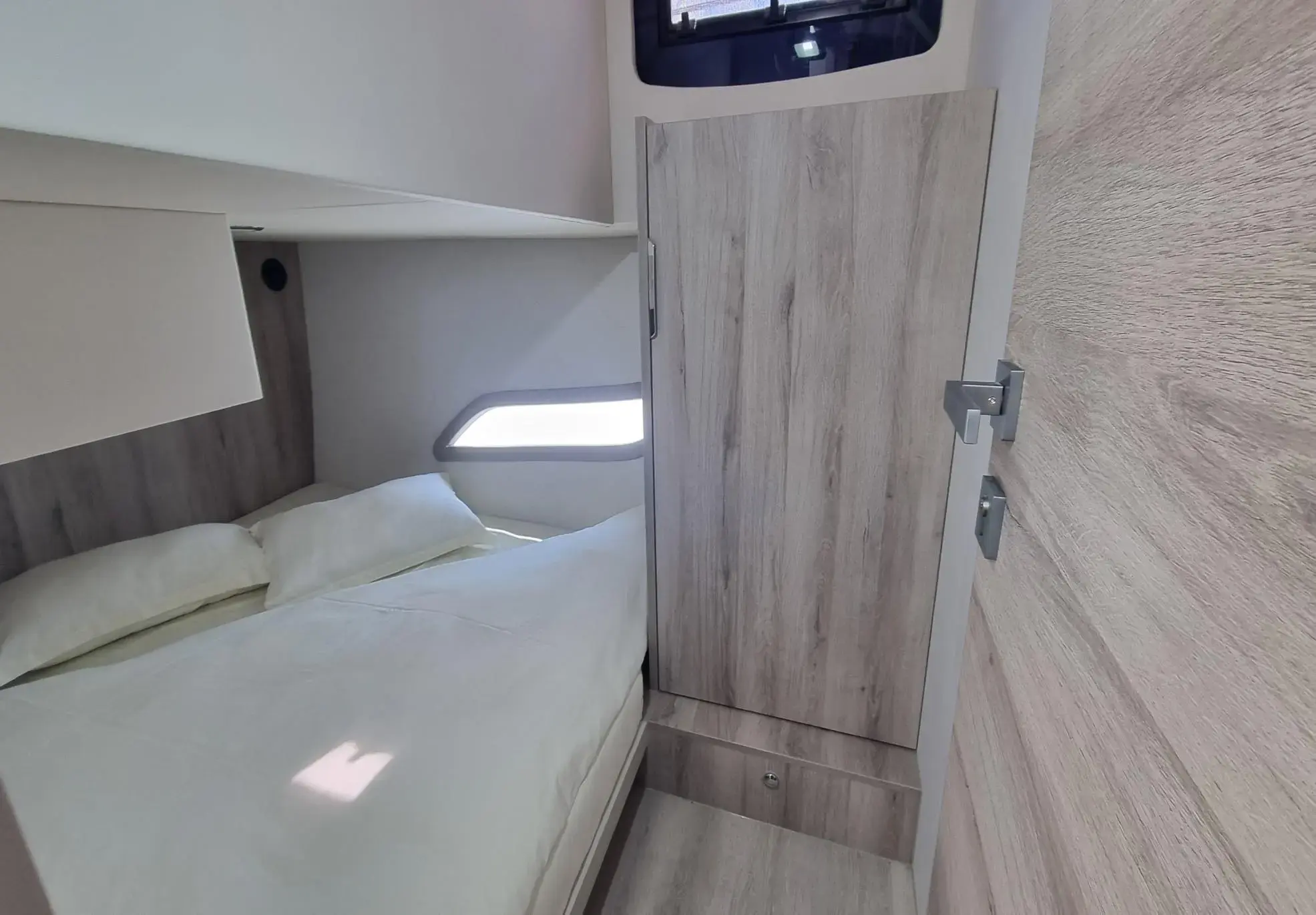 Buy Monachus MY 47 Retro Cruiser #575398 - Rightboat