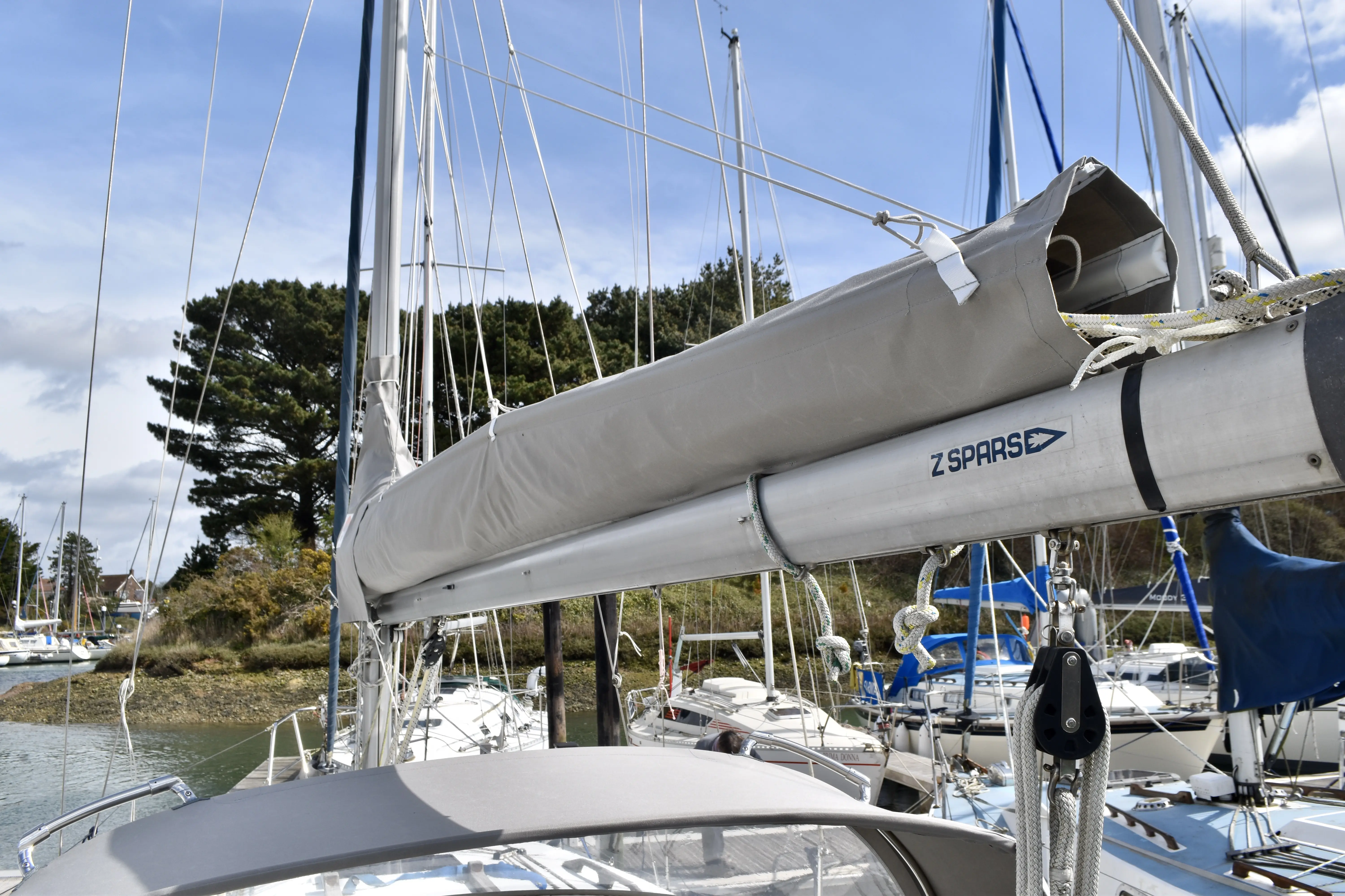 1995 Hunter Channel 323 for Sale in Emsworth, Hampshire