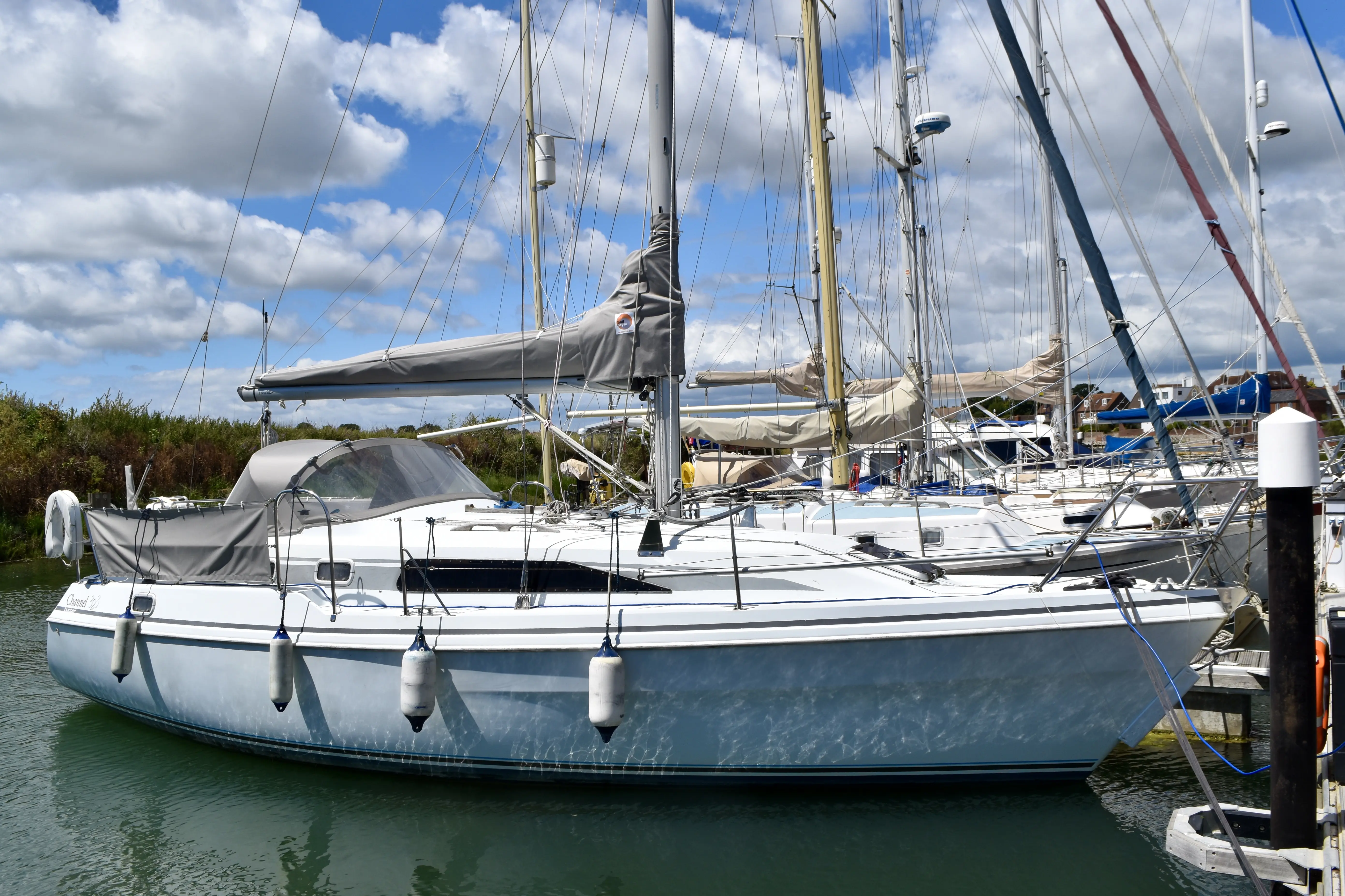 1995 Hunter Channel 323 for Sale in Emsworth, Hampshire