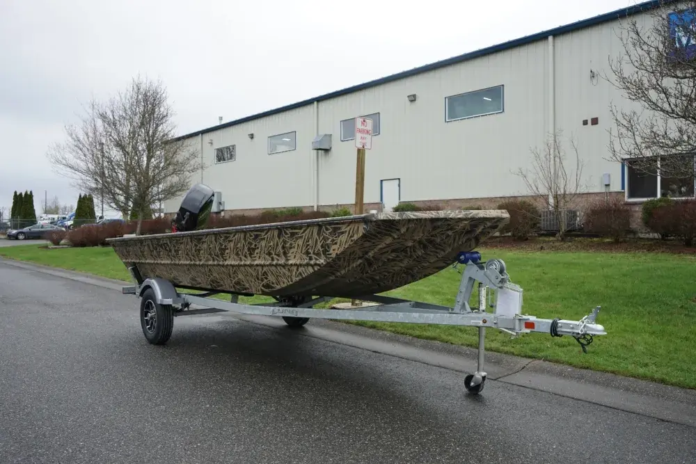 Buy Lund 1760 Predator Deluxe Tiller #575798 - Rightboat