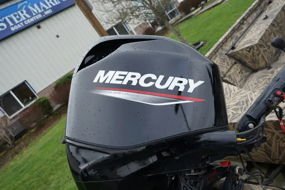 Buy Lund 1760 Predator Deluxe Tiller #575798 - Rightboat