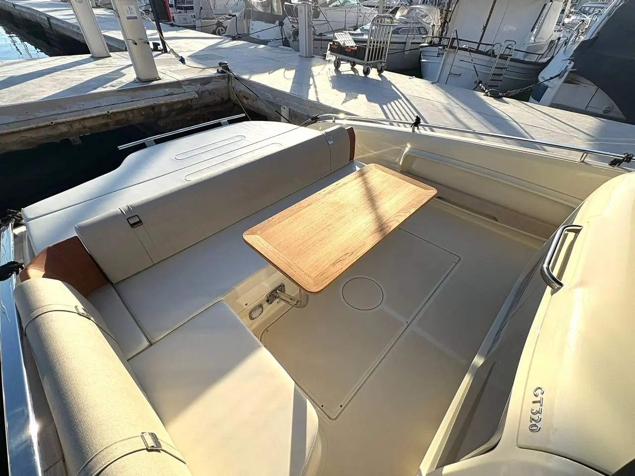 Buy Invictus 320 GT #576878 - Rightboat