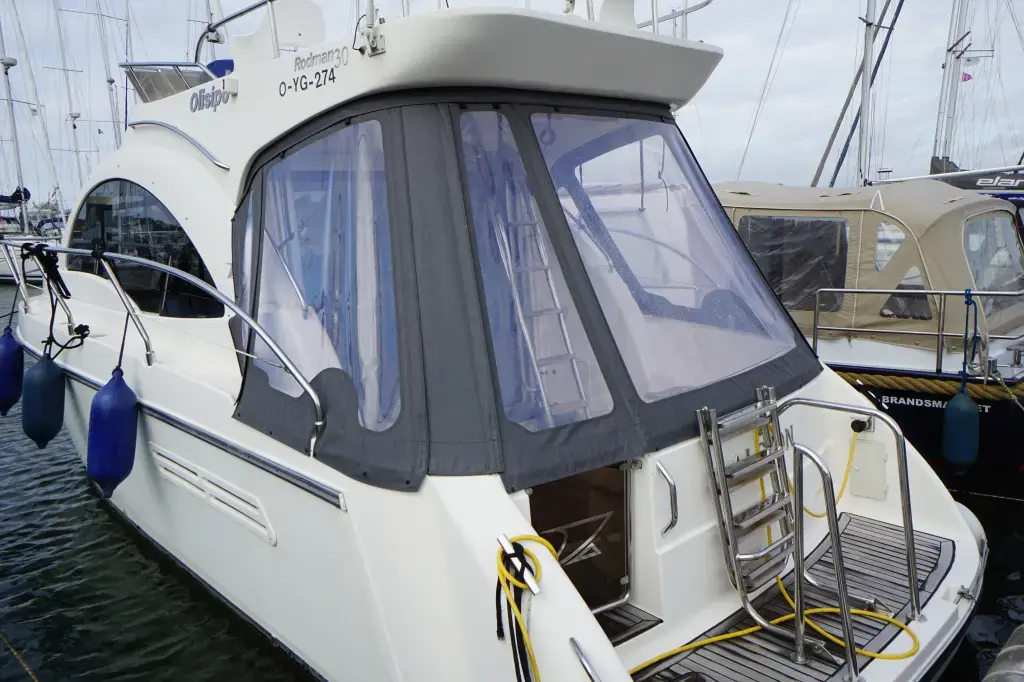2004 Rodman 30 Cruiser Flybridge for Sale in Willemstad