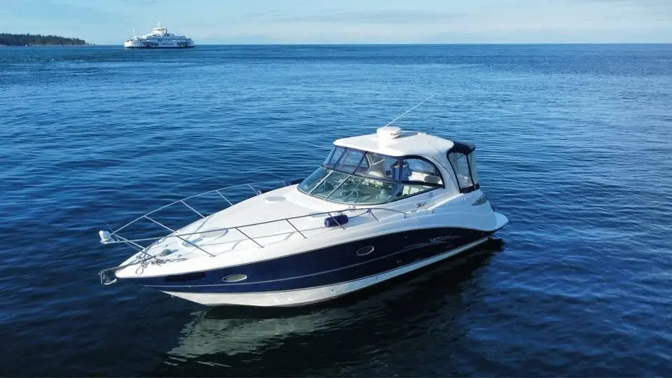 2009 Larson Cabrio 350 for Sale in Vancouver #577492 - Rightboat