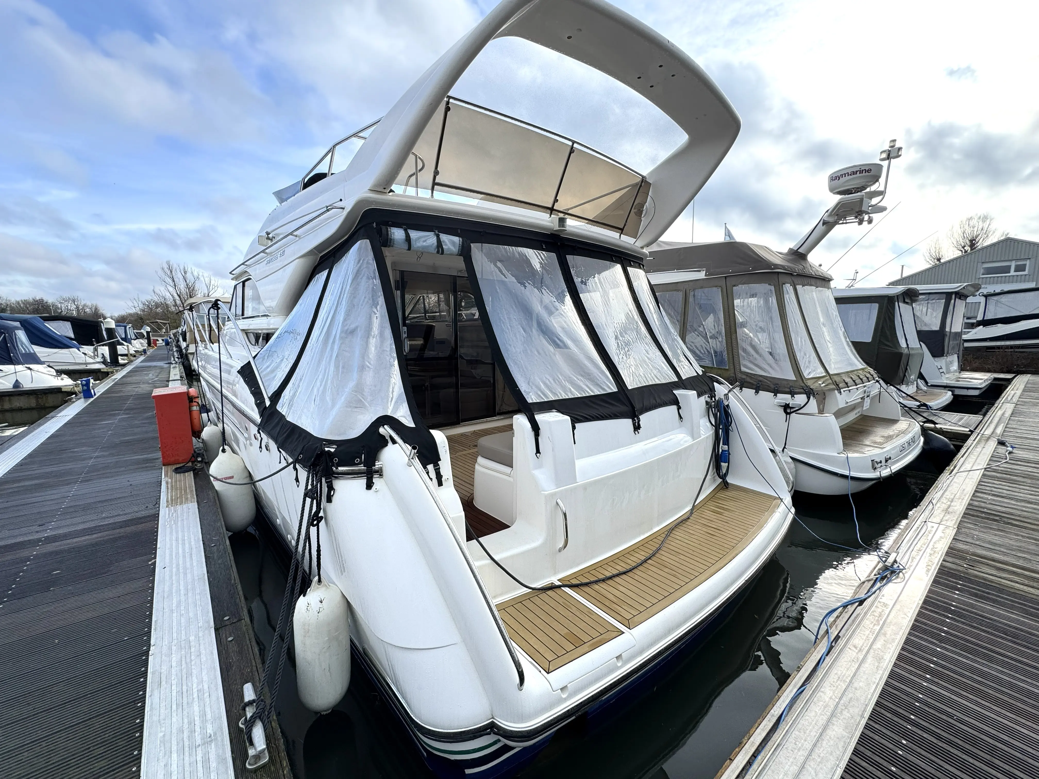1997 Princess 420 for Sale in Chertsey, Surrey #578436