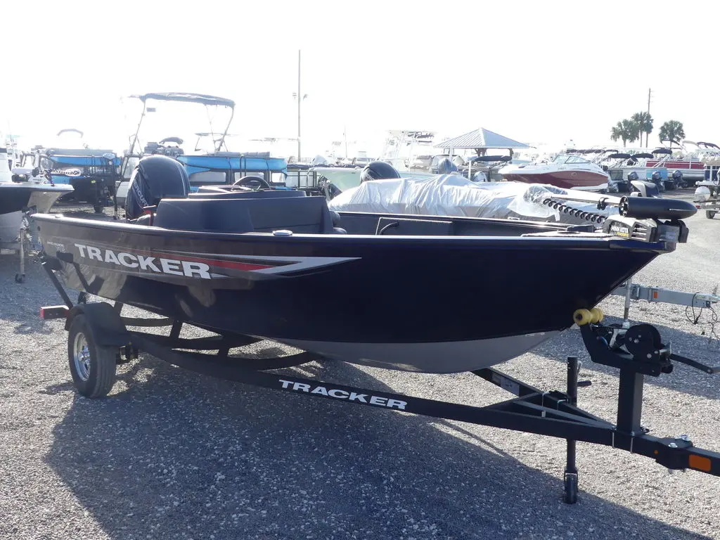 2026 Tracker Boats Pro Guide V-16 SC for Sale in Lake Pla...
