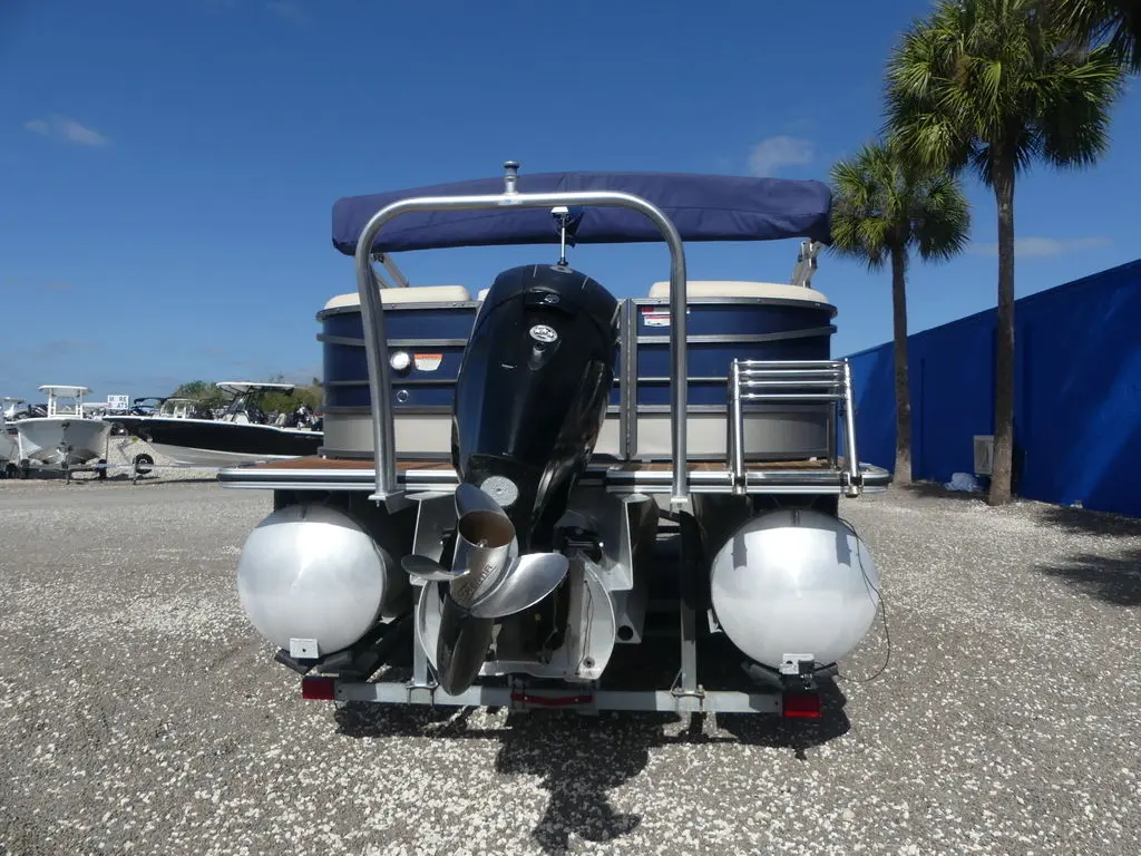 2015 Crest Boats Classic 23 Foot 230 for Sale in Lake Pla...