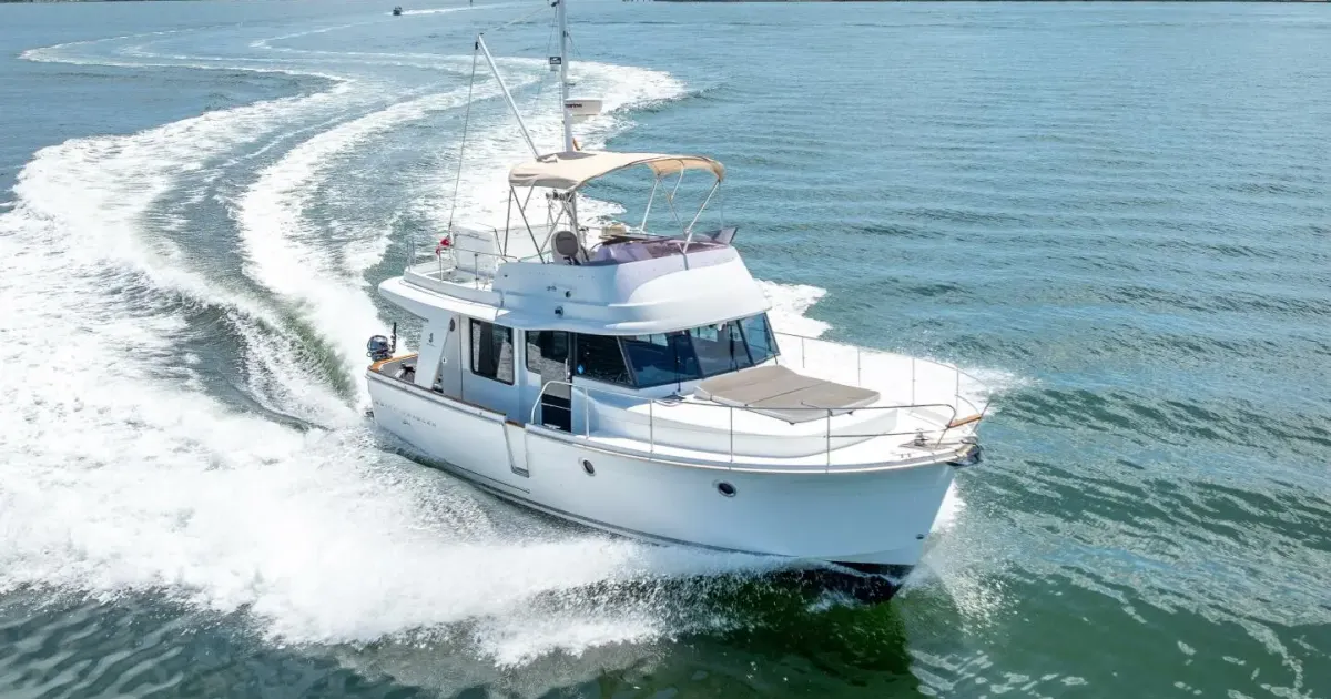 Beneteau Swift Trawler 34 Flybridge for sale | Rightboat