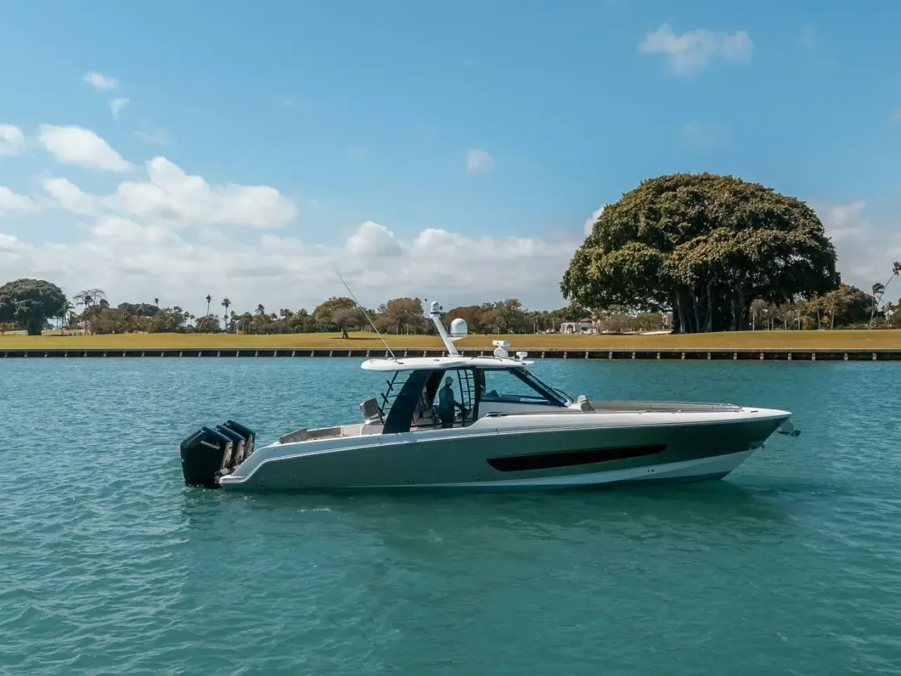 2023 Boston Whaler 420 Outrage for Sale in Aventura | Rightboat