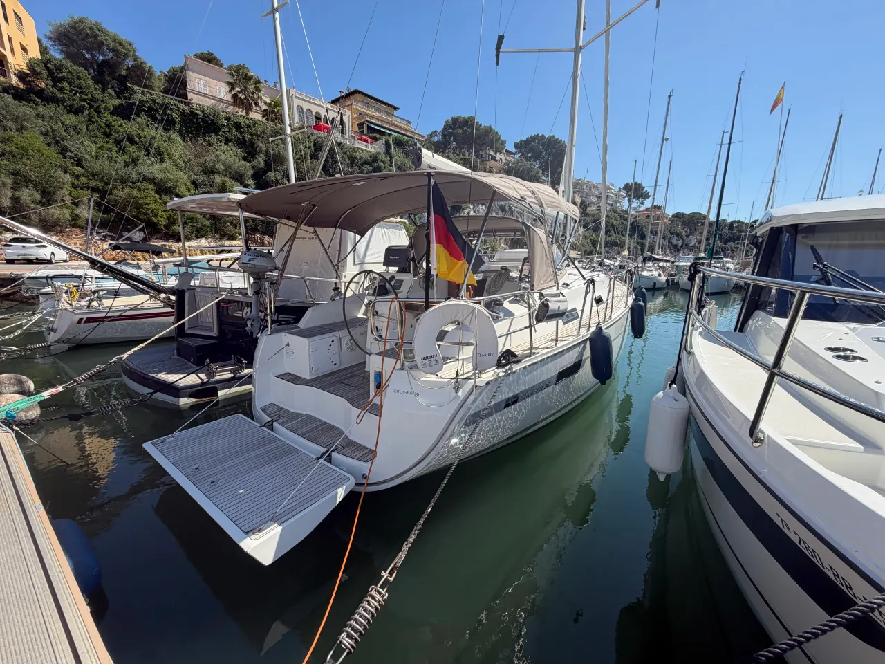 2011 Bavaria 36 Cruiser for Sale in Porto Cristo, Spain | Rightboat